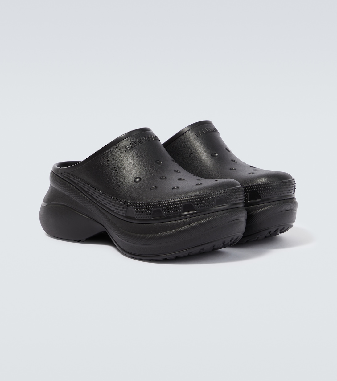 X Crocs Plateau Slippers in Schwarz - Balenciaga | Mytheresa