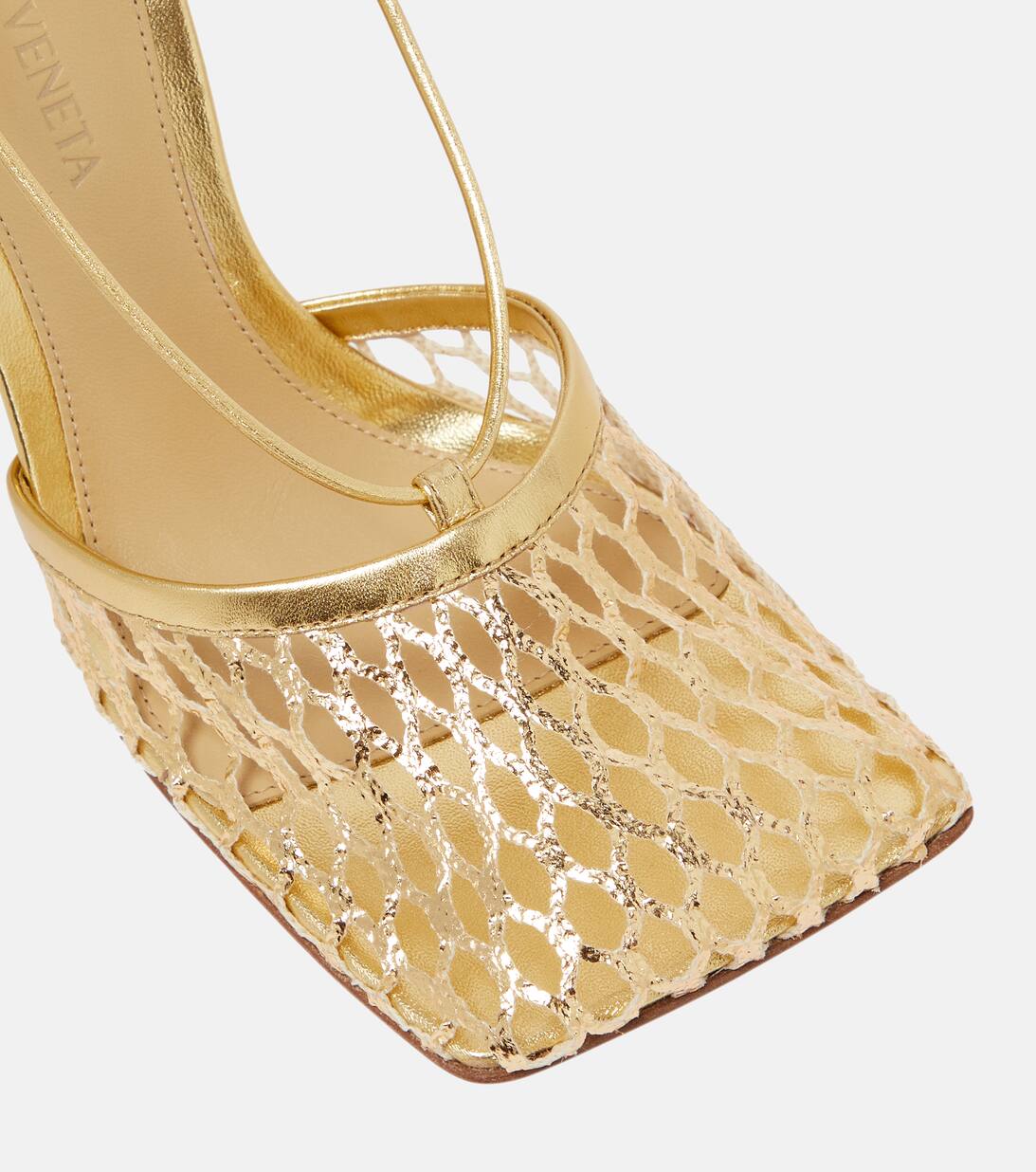 Stretch Leather Trimmed Pumps in Gold - Bottega Veneta | Mytheresa