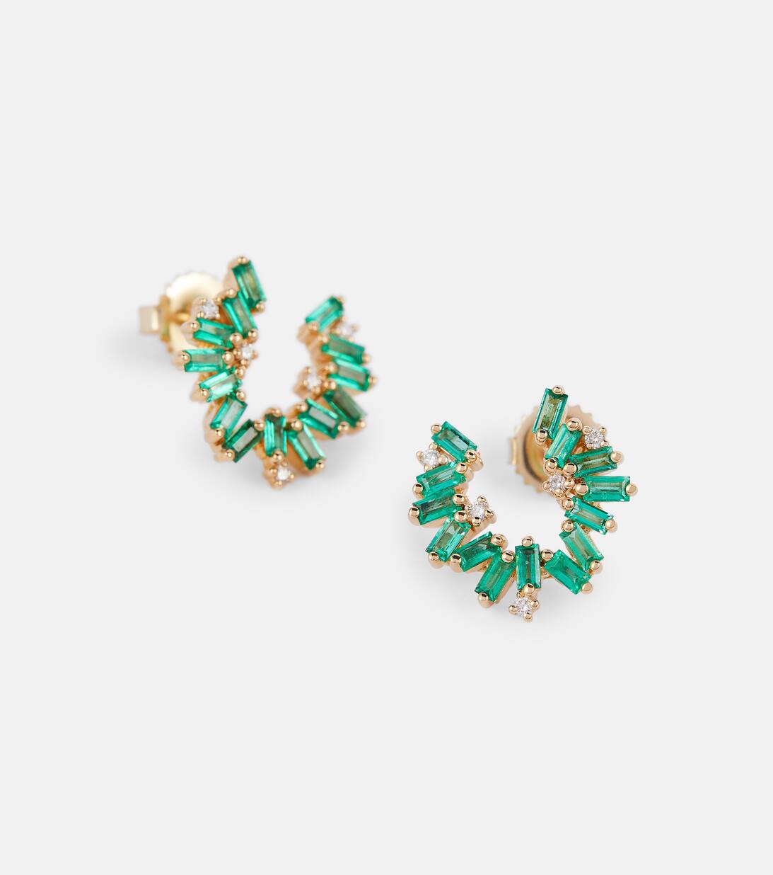 Izzy Sideway Spiral 18 Kt Gold Earrings With Emeralds And Diamonds in ...