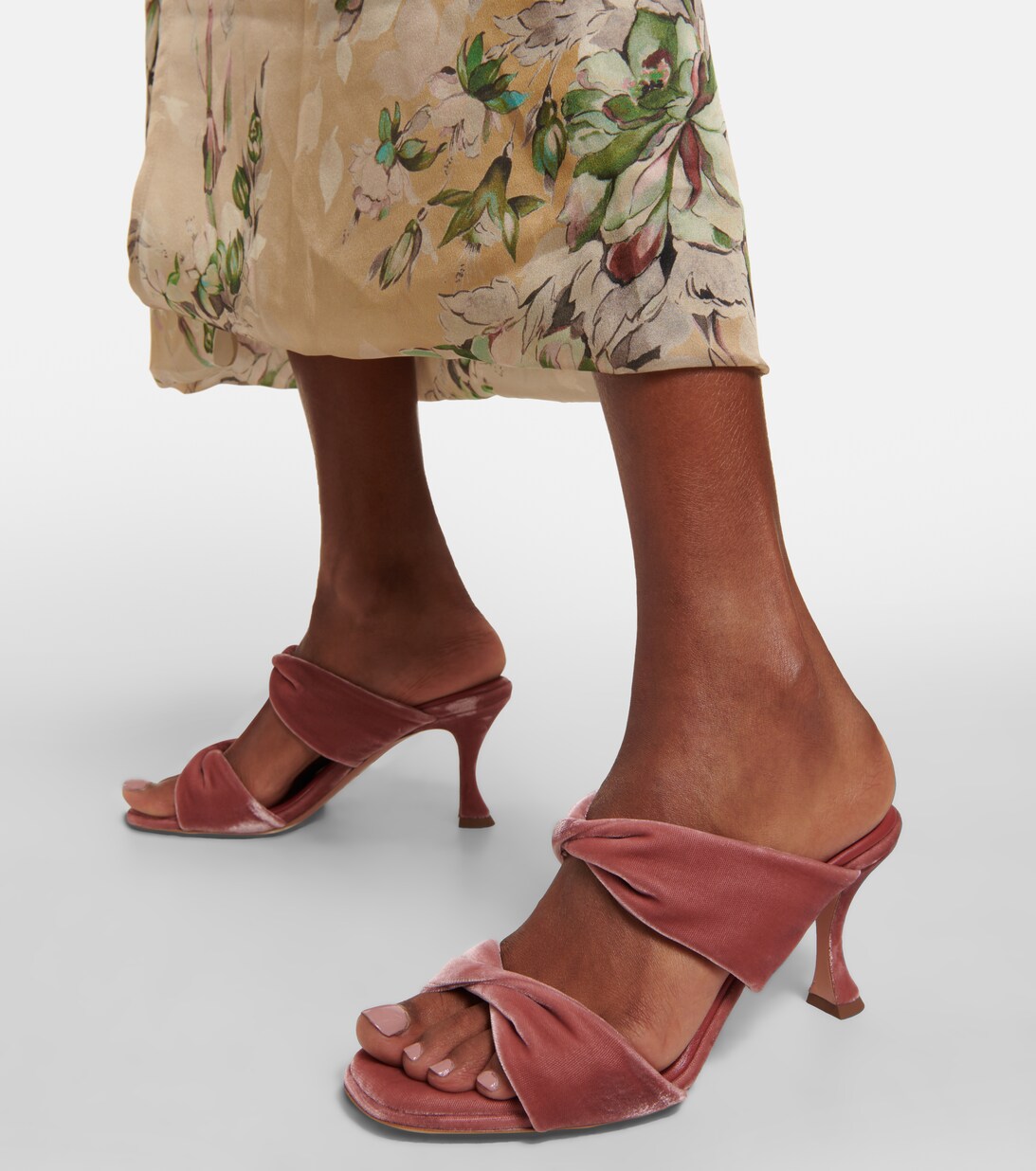Twist 95 Velvet Mules in Pink - Aquazzura | Mytheresa