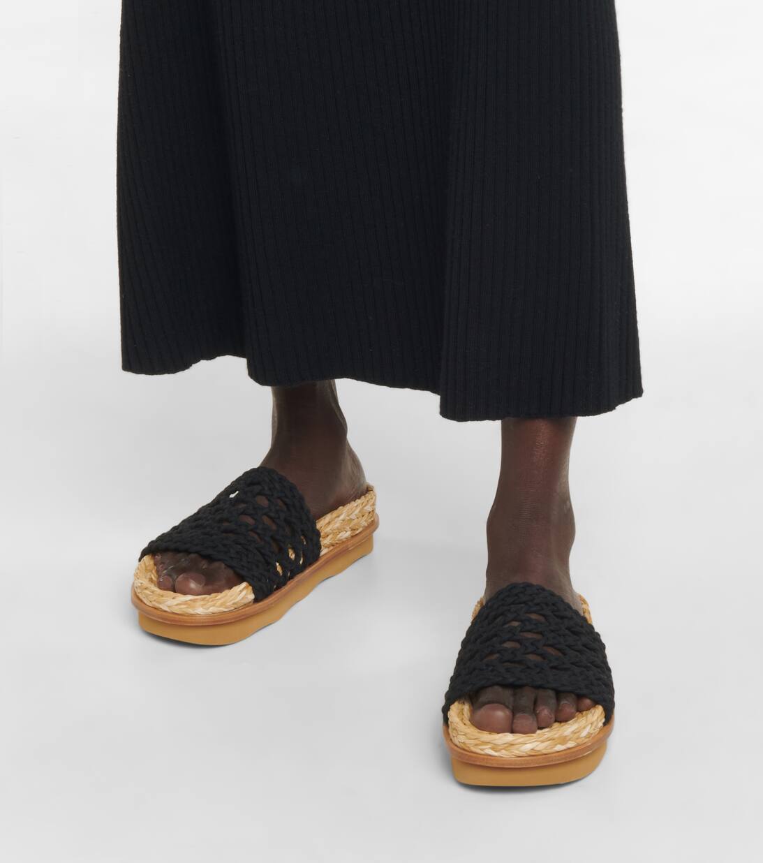Wavy Woven Slides in Beige - Chloe | Mytheresa