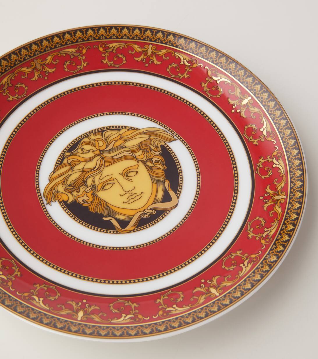 Medusa Porcelain Bread Plate in Red - Versace Home | Mytheresa