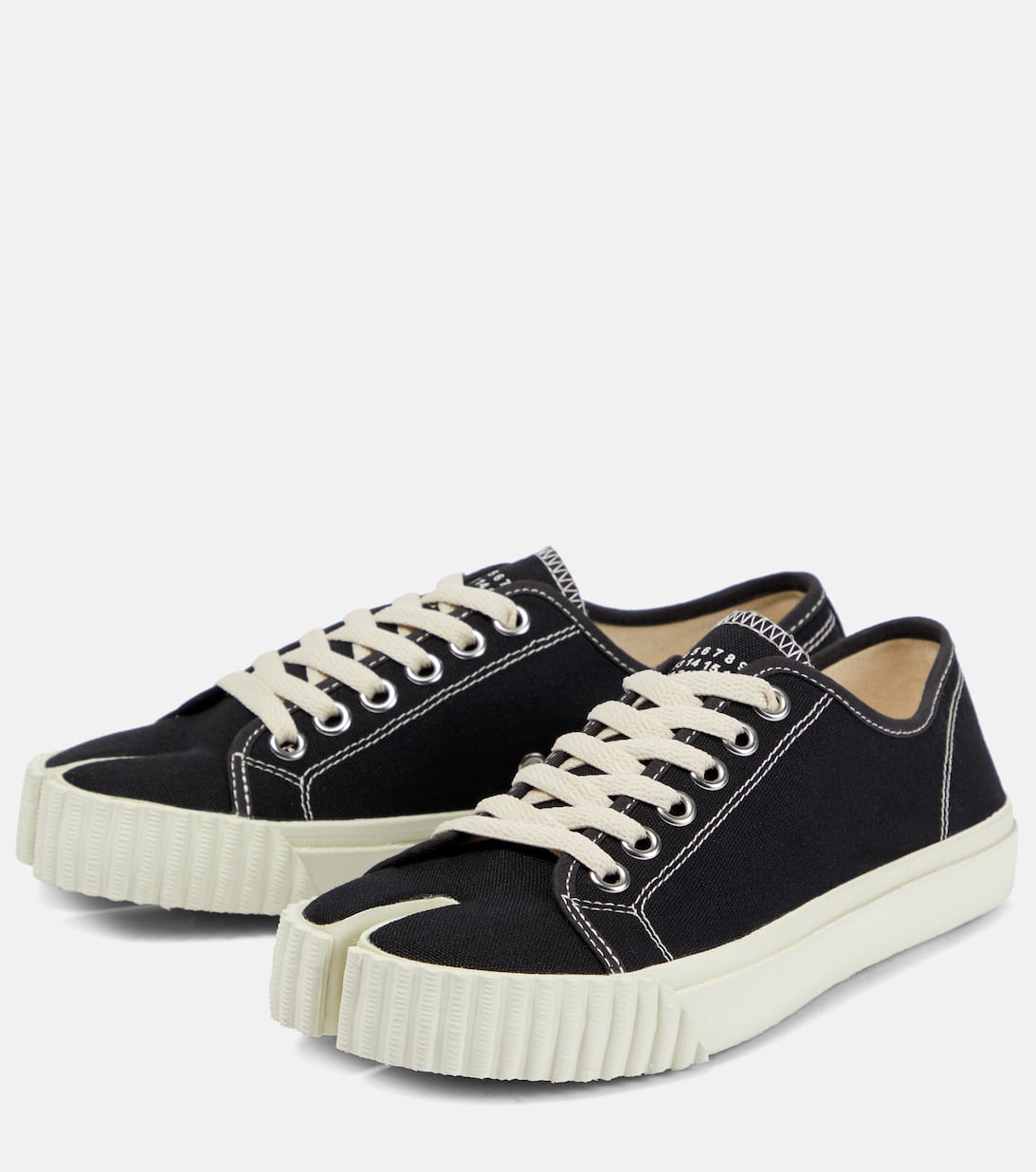 Sneakers Tabi Aus Canvas in Schwarz - Maison Margiela | Mytheresa