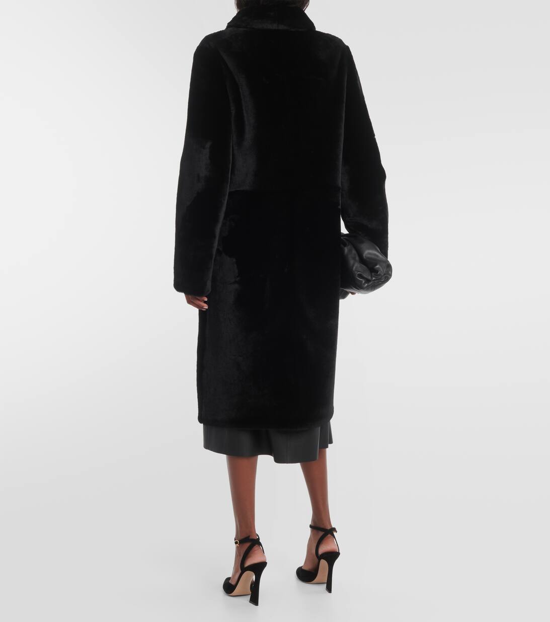 Reversible Shearling Coat in Black - Yves Salomon | Mytheresa