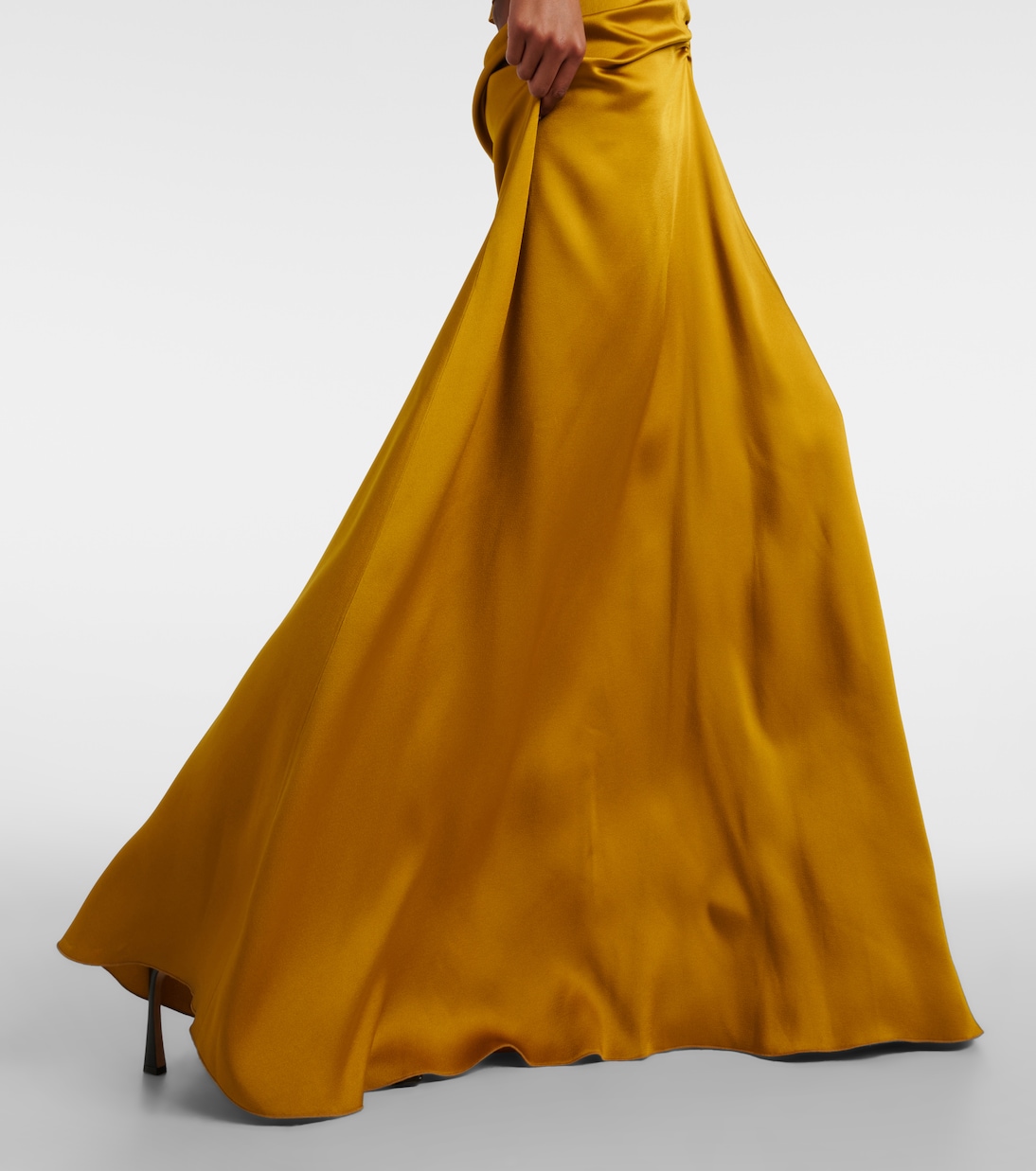 Gathered satin gown in gold - Victoria Beckham | Mytheresa