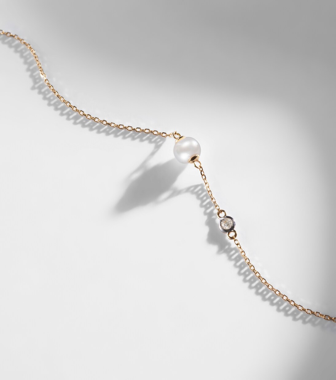 14kt gold chain bracelet with diamonds and pearls in gold - Mateo ...