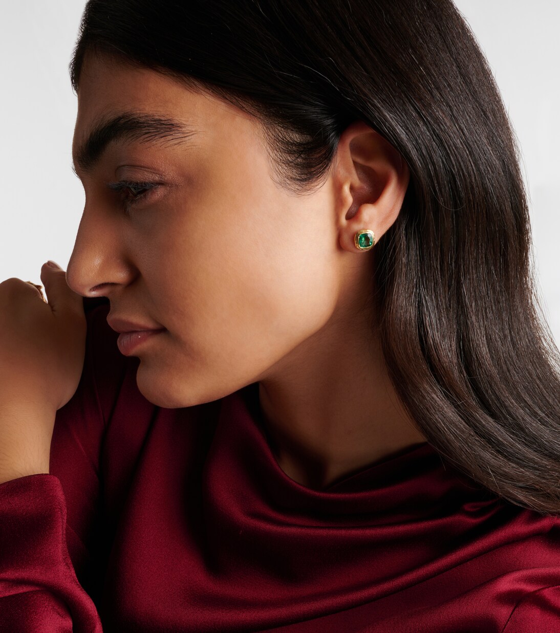 18kt gold stud earrings with emerald in gold - Octavia Elizabeth ...