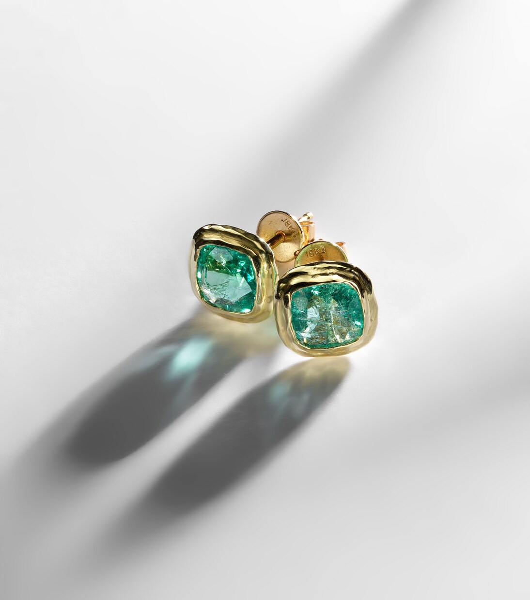 18kt gold stud earrings with emerald in gold - Octavia Elizabeth ...
