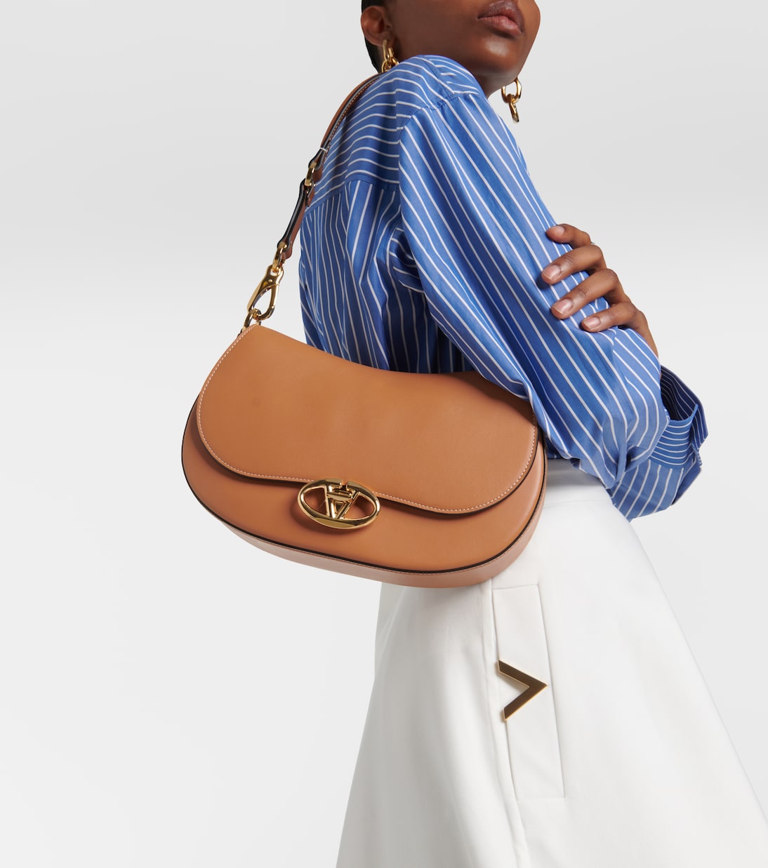 Ohval VLogo Medium leather shoulder bag in brown - Valentino Garavani ...