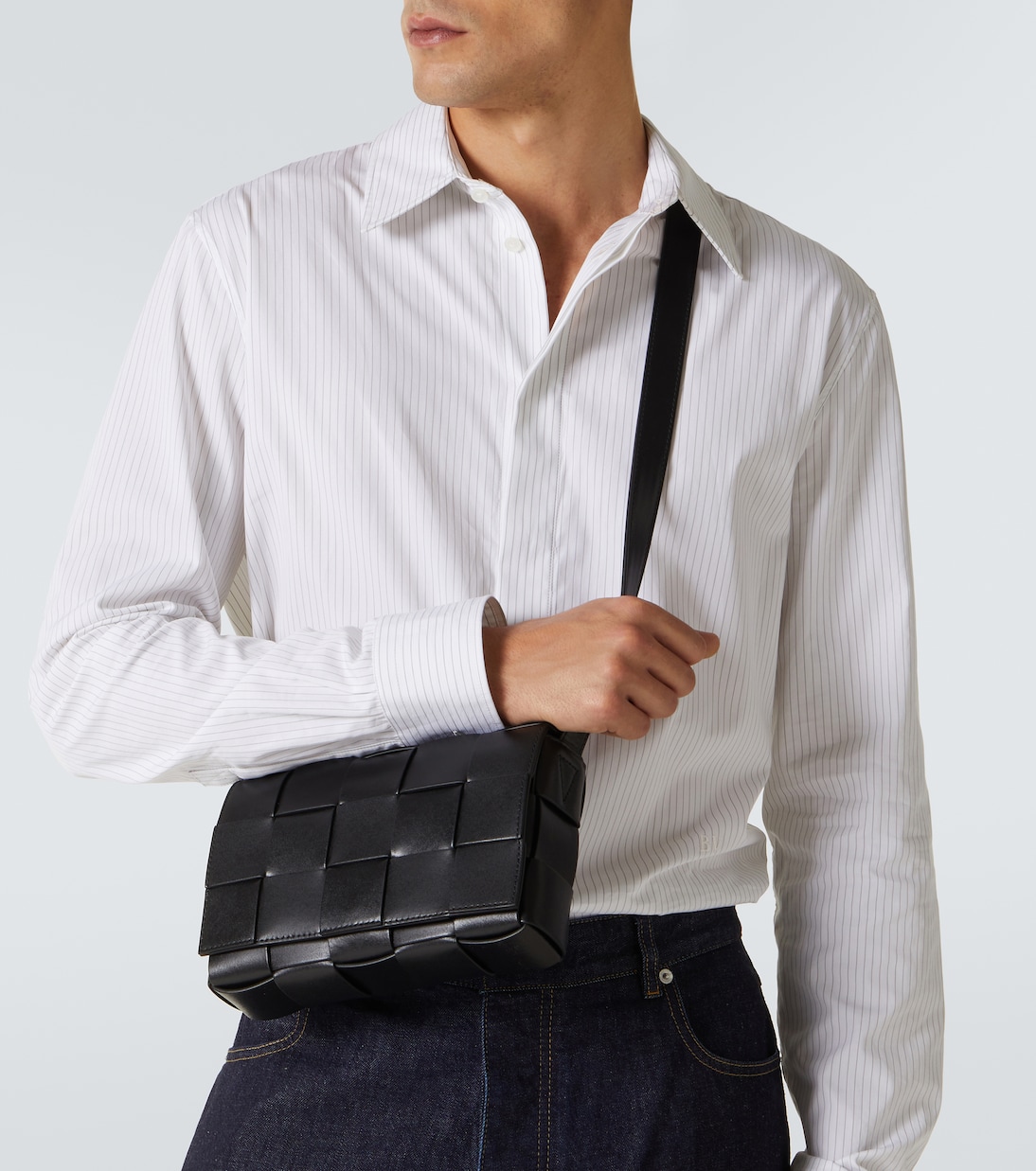 Cassette Intreccio leather crossbody bag in black - Bottega Veneta ...