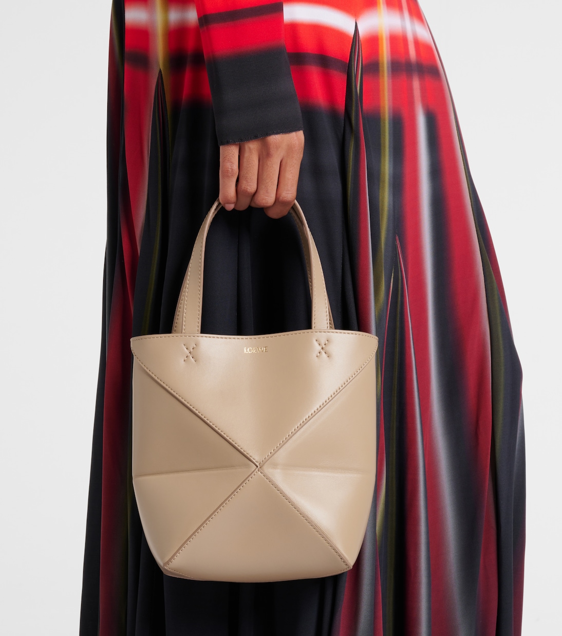 Puzzle Fold Mini leather tote bag in beige - Loewe | Mytheresa