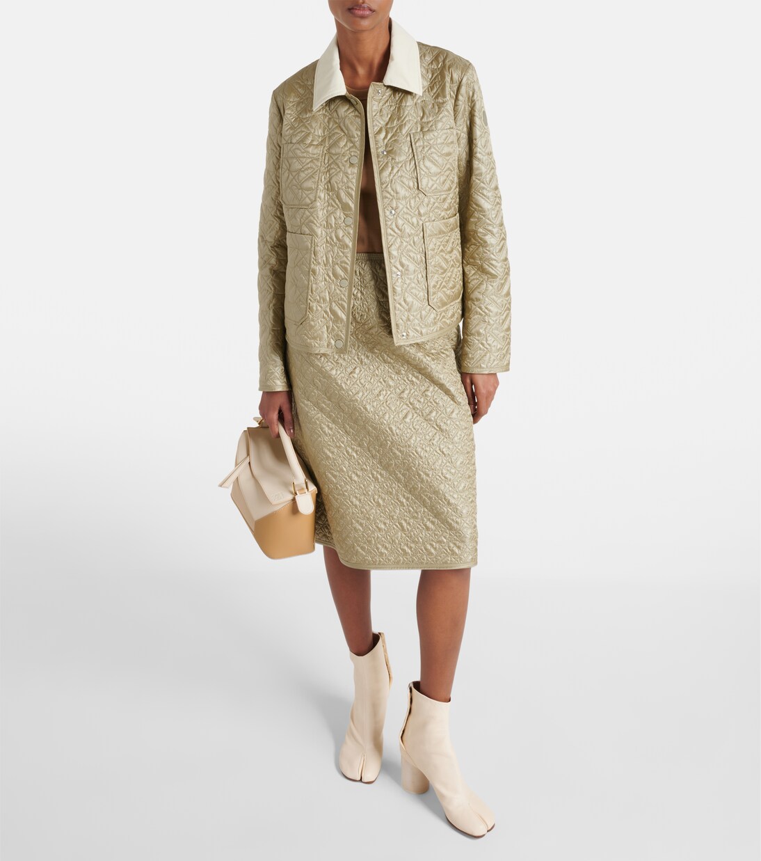 Vaerde quilted jacket in gold - Moncler | Mytheresa