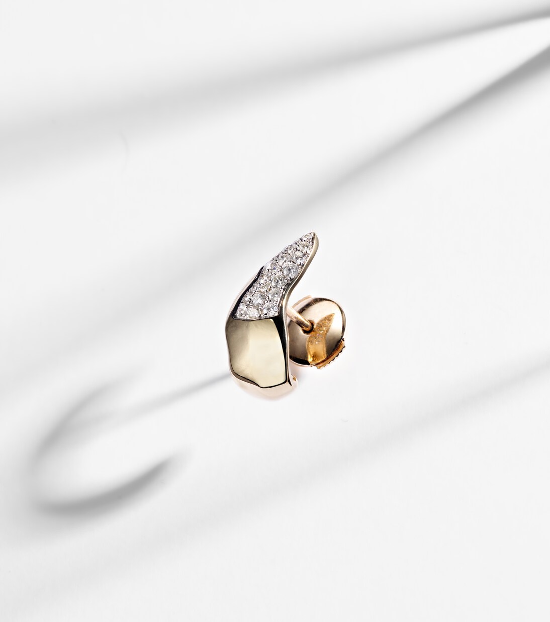 Requin Bo Nano 14kt gold single earring with diamonds in gold - Rainbow ...