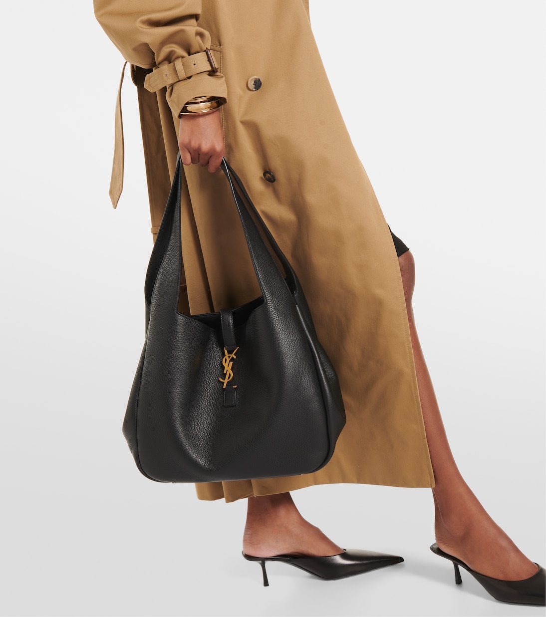 Le 5 À 7 Bea leather tote bag in black - Saint Laurent | Mytheresa