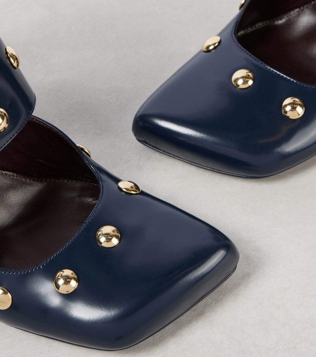 Jade studded leather pumps in blue - Chloe | Mytheresa