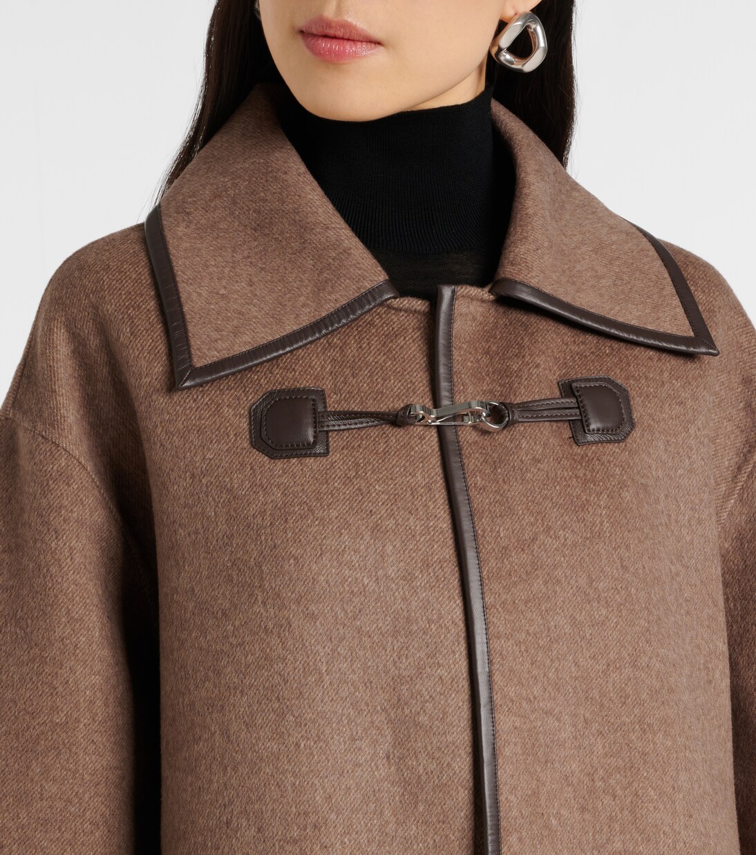 Double clasp wool coat in brown - Toteme | Mytheresa