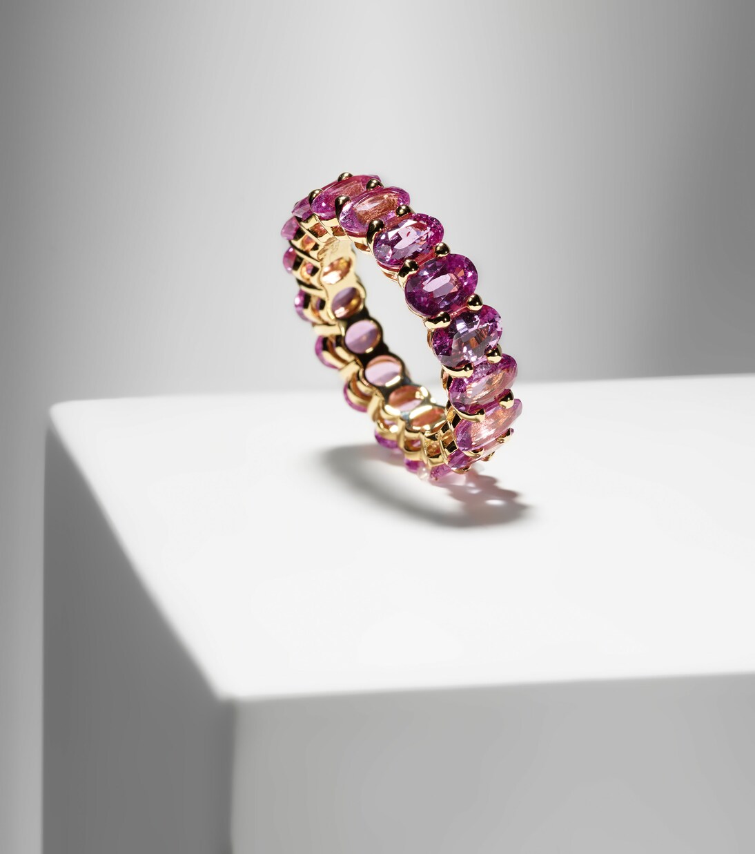 18kt gold eternity ring with sapphires in pink - Shay Jewelry | Mytheresa