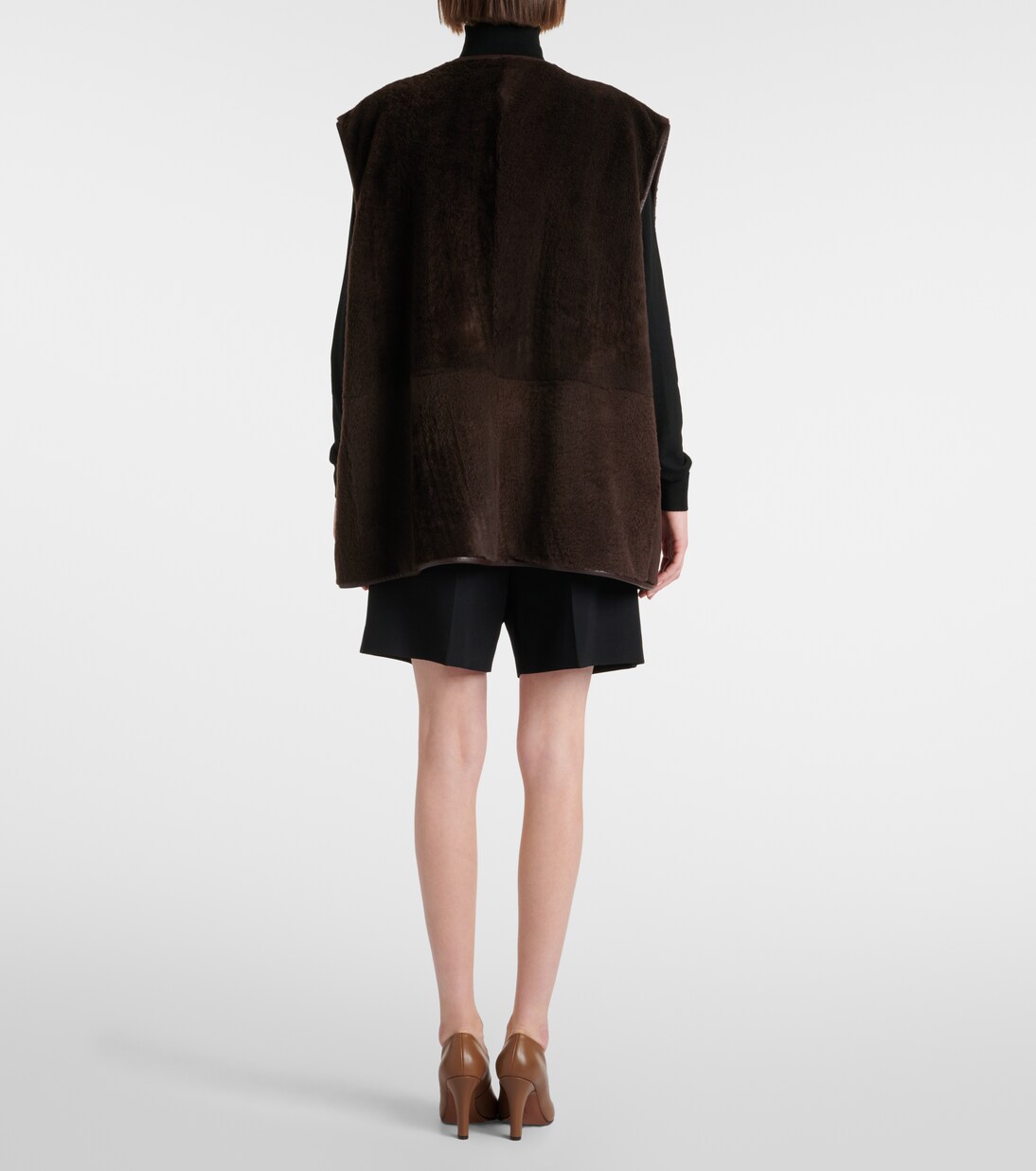 Andi shearling vest in brown - The Row | Mytheresa