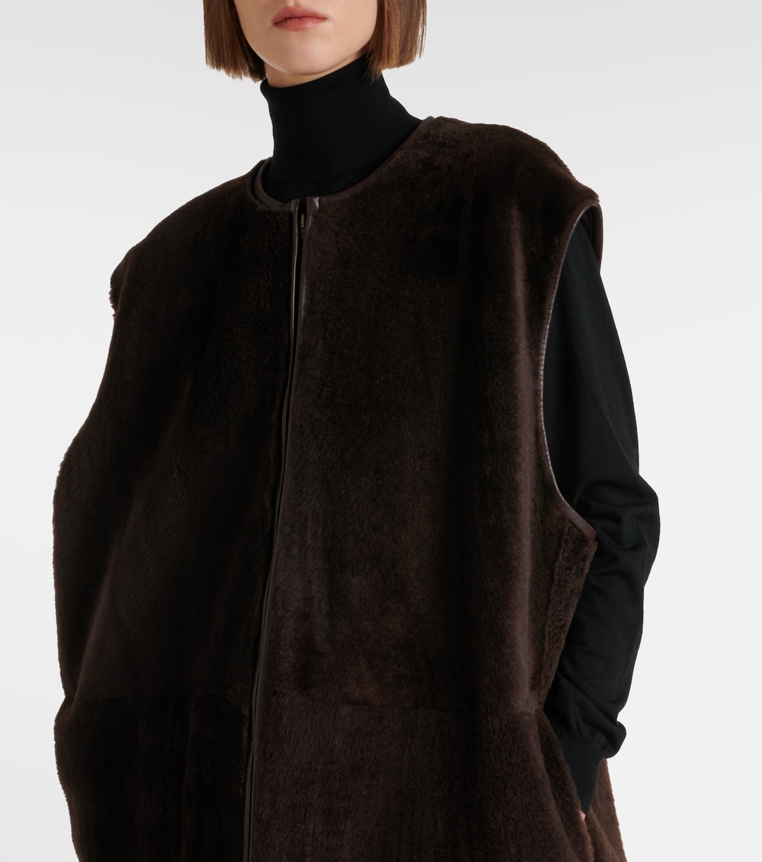 Andi shearling vest in brown - The Row | Mytheresa