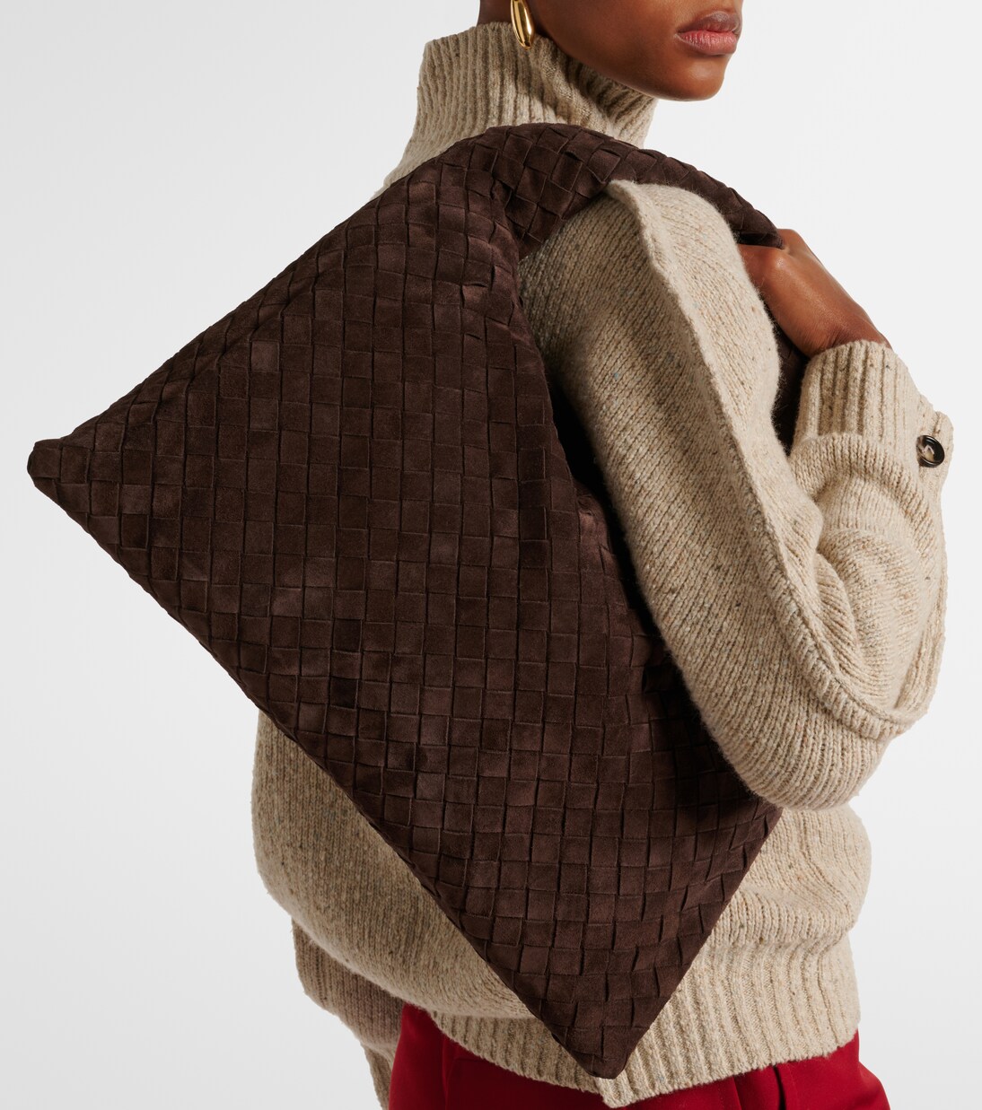 Bolso Hop Small de ante Intrecciato en marrón - Bottega Veneta | Mytheresa