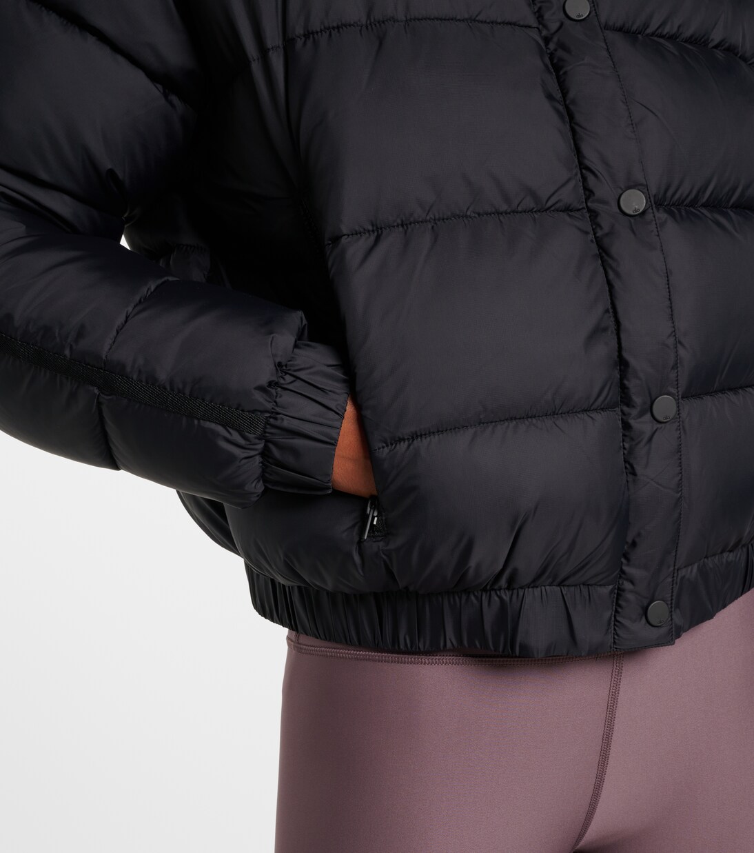 Puffer jacket in black - Alo Yoga | Mytheresa