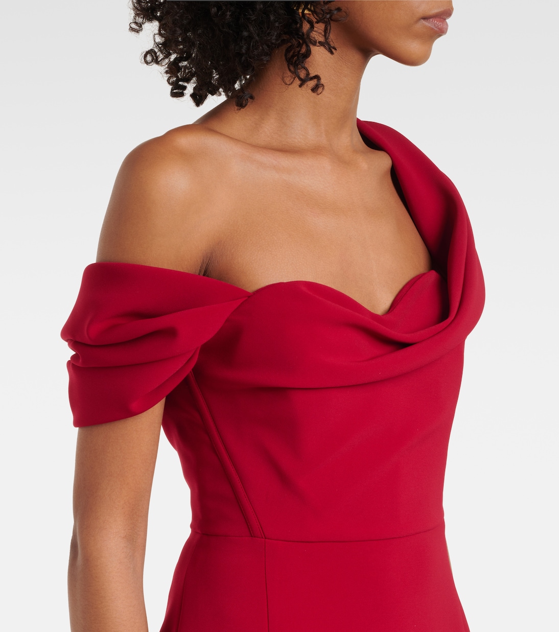 Draped off-shoulder crêpe gown in red - Carolina Herrera | Mytheresa