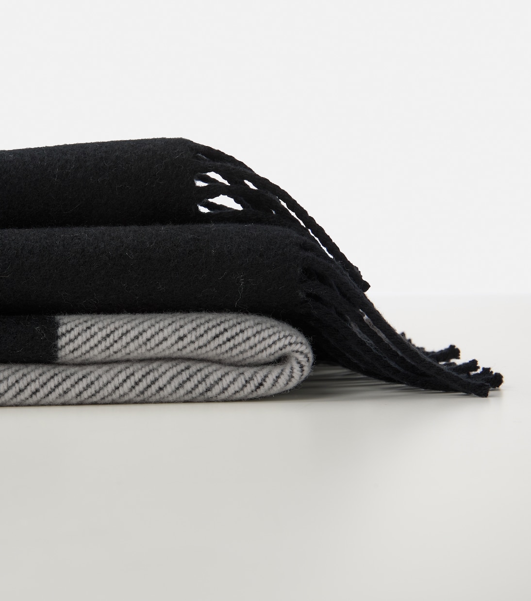 Wool-blend blanket in black - Christopher Kane | Mytheresa